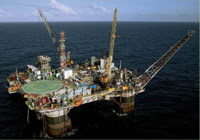 Petrobras identifica origem de mancha de óleo na Bacia de Campos.