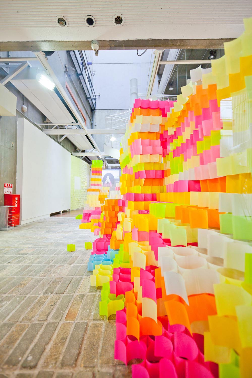 Bubble and Speak: Post-it Structures