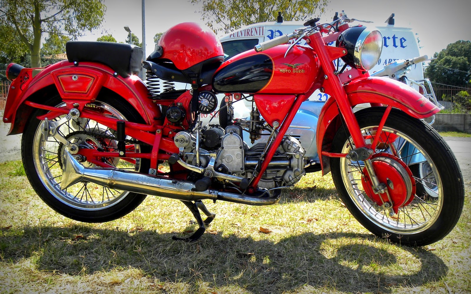 Retrò Motors - RocketGarage - Cafe Racer Magazine