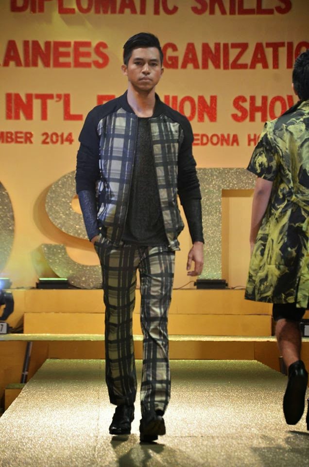 M y a n m a r H u n k s: Myanmar Super Models @ Sandar Aung Show