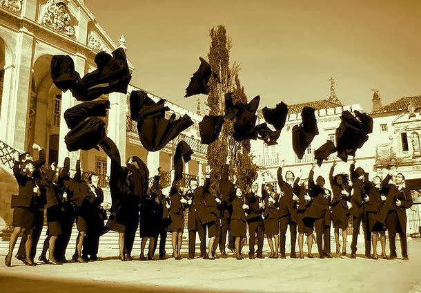 Destino Coimbra: A Capa e Batina