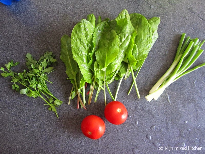 Mijn mixed kitchen: Kuzu kulağı salatası (Turkse salade met zuring)