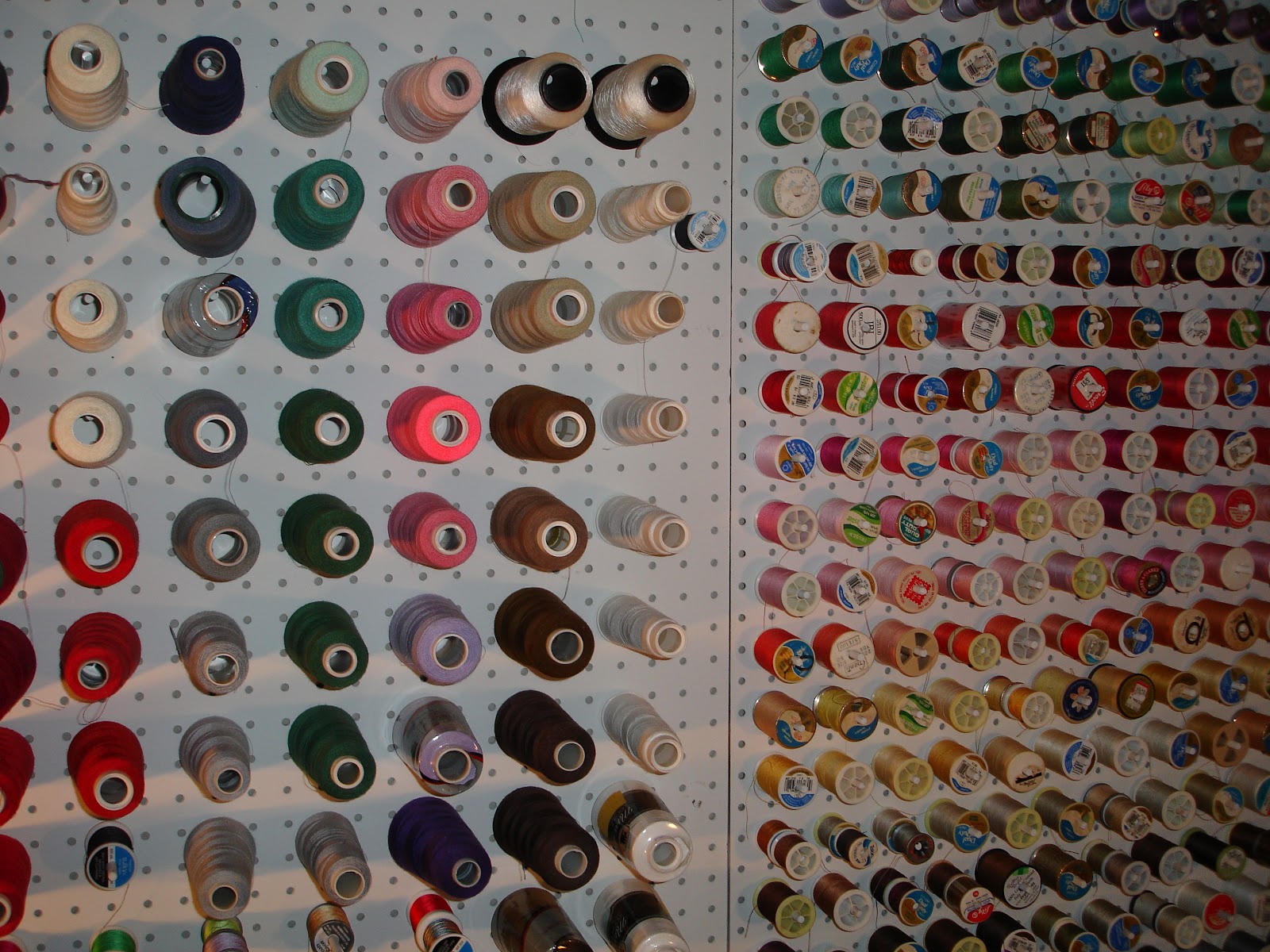 Harts Custom Sewn Creations: Thread Wall Tutorial