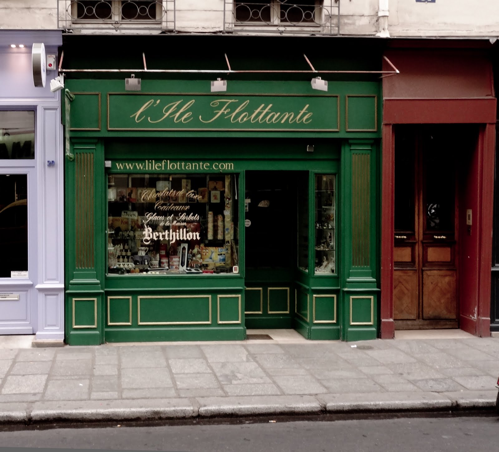 Traveling...: Store Fronts