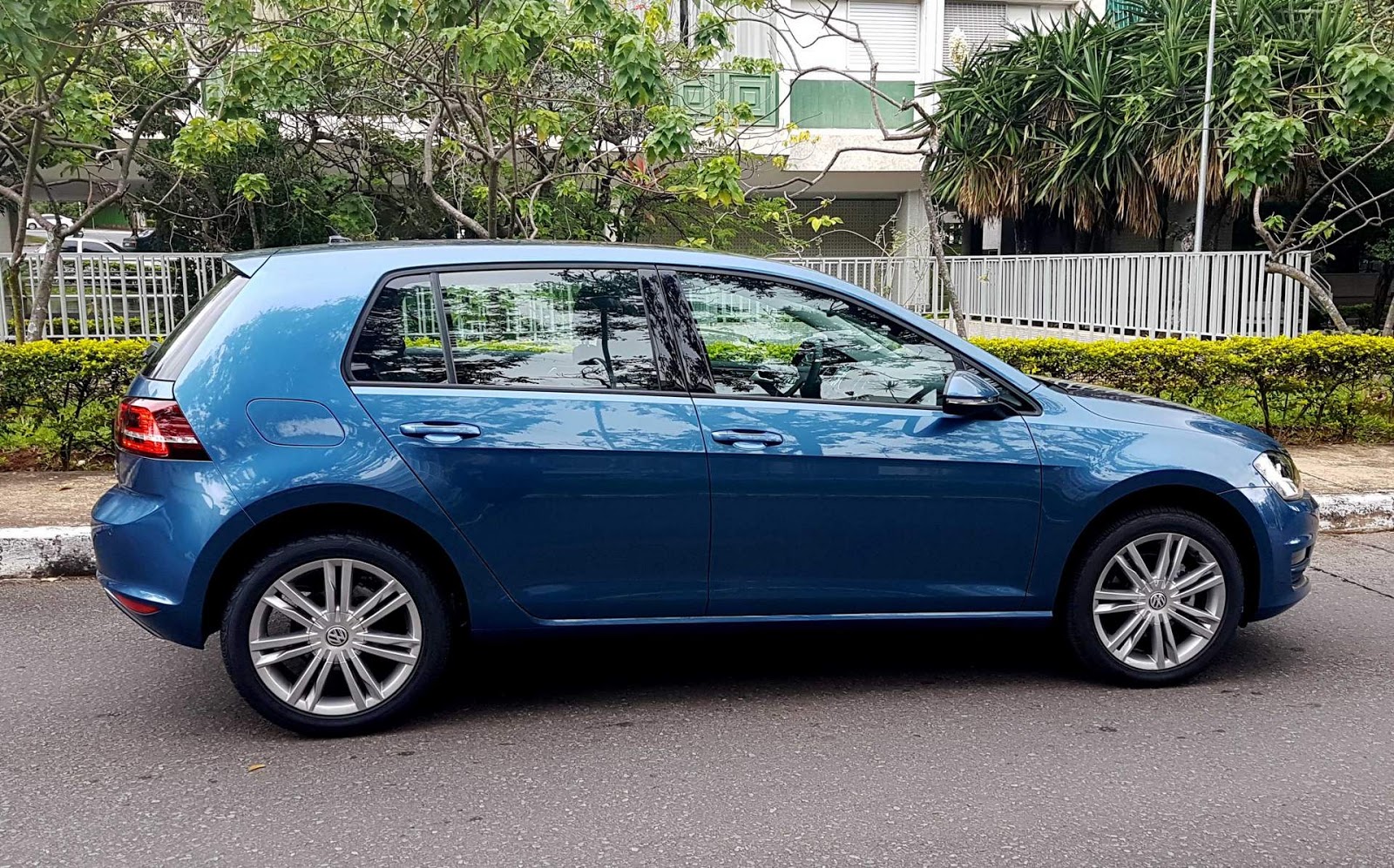 VW Golf Highline Automático Flex 2016: evolução da espécie - entenda ...