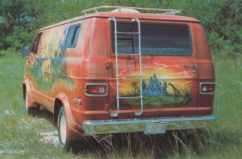Rock ’n’ Roll on Wheels: 30 Photos of the Coolest Customized Vans of ...