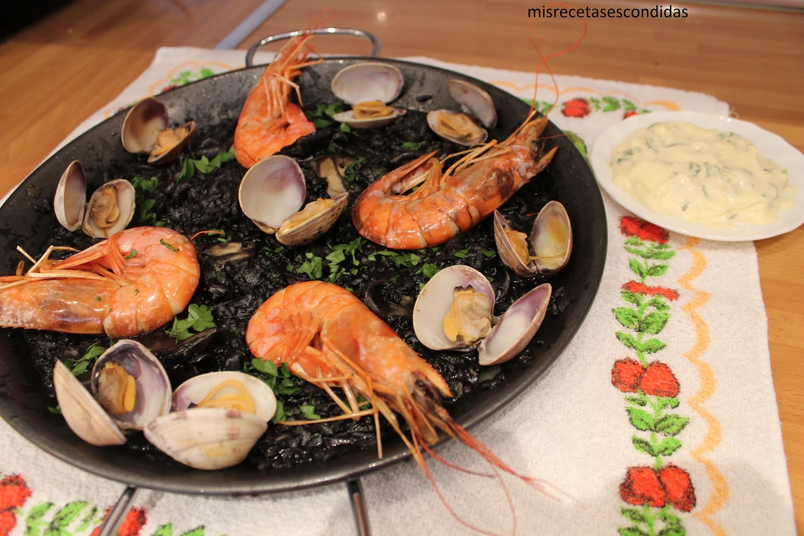 Mis recetas escondidas: ¡¡¡ARROZ NEGRO CON CHOCOS Y MARISCO!!!