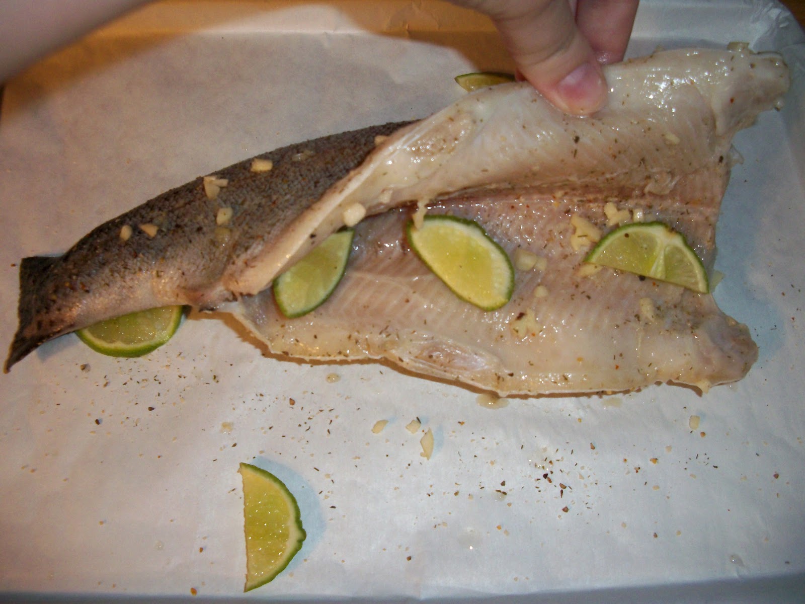 Cooking with love ! : Pastrav la cuptor (Roasted rainbow trout)