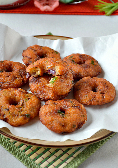 Spicy Treats: Tapioca Vadai/Kappa vadai/Cassava vadai/Kuchi kizhangu vadai