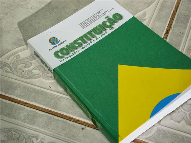 Lei Simplificada: O que é a Constituição?