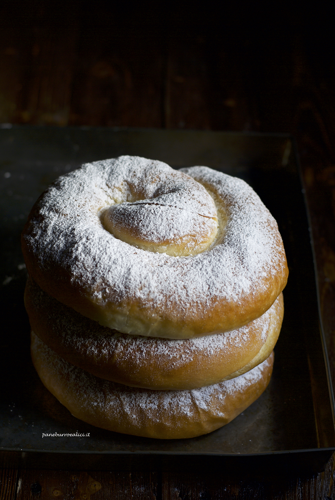 Pane, burro e alici: Ensaimada de Maiorca