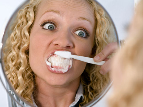 Bad brushing habits that harm your teeth ~ MYHEALTHI