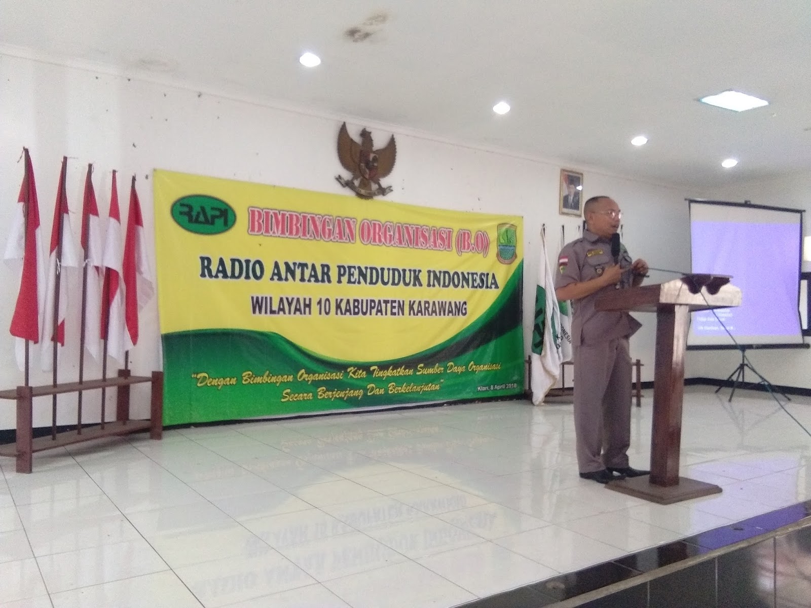 Radio Antar Penduduk Indonesia: April 2018