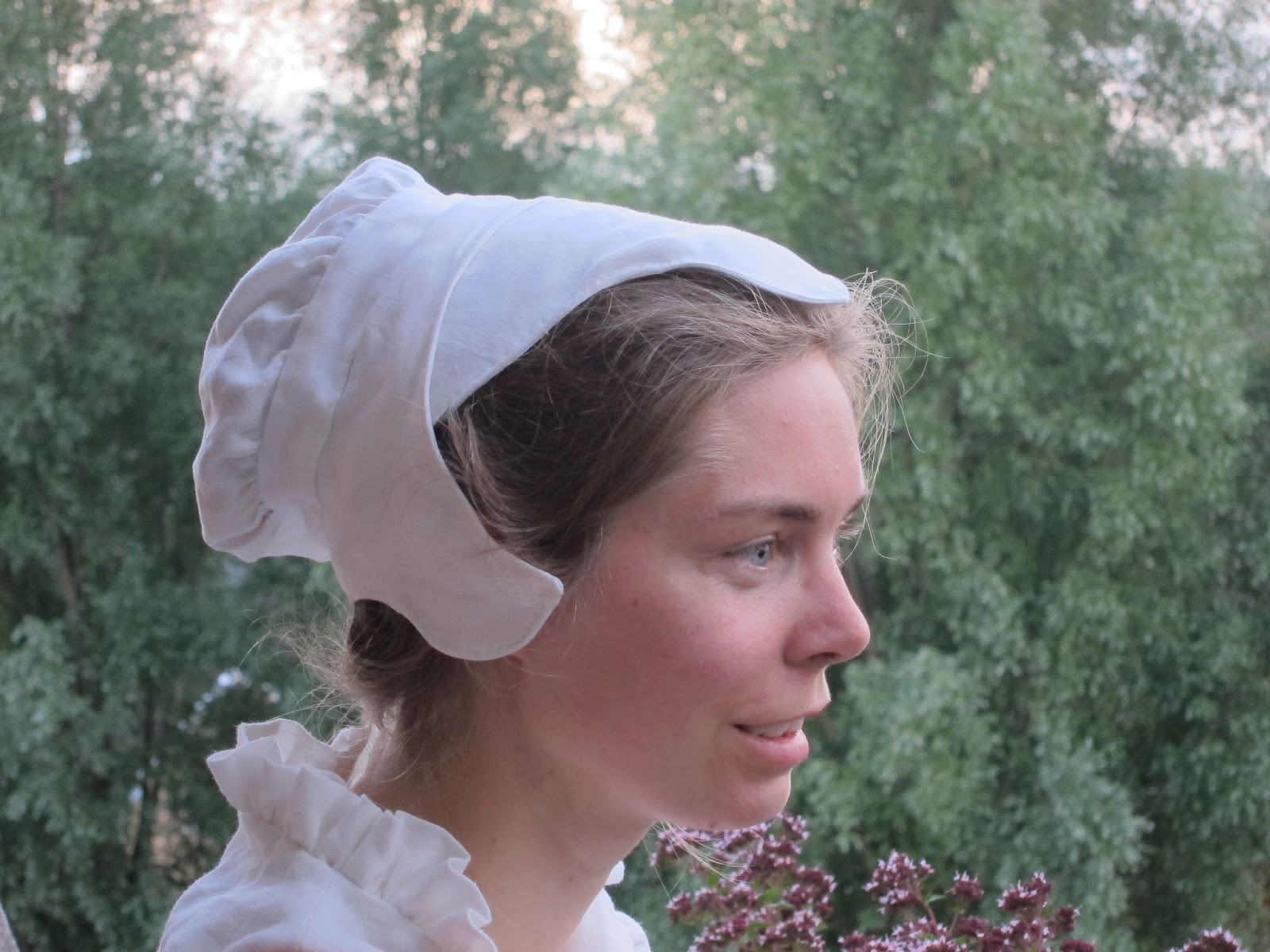 A Costuming Engineer: Elizabethan coif in two ways part 2: wearing it