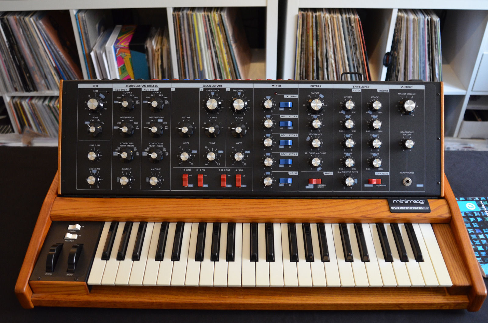 MATRIXSYNTH: Moog Minimoog Voyager Old School Keyboard Synthesizer SN ...
