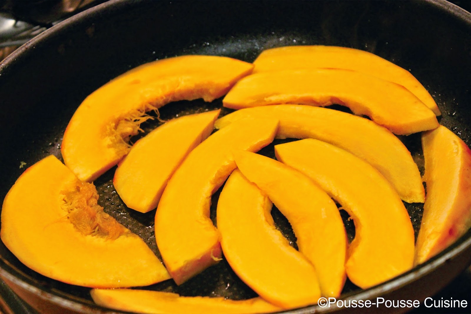 Pousse-Pousse Cuisine: Raviolis ricotta, potiron et sauce à la sauge et ...