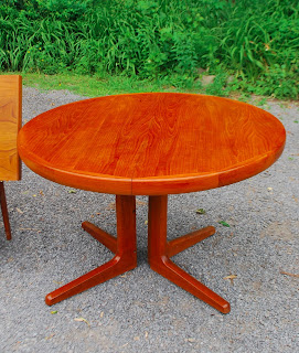 Tribute 20th Decor: D-Scan Teak Dining Table