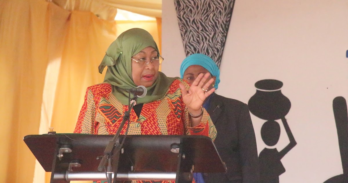 MaunyaJr: MAMA SAMIA : NAPIGA GOTI MBELE YA MUME WANGU KUONESHA MAPENZI ...