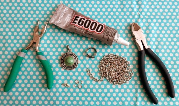 DIY: Hand Chain Tutorial {2 Ways} | Neon Rattail