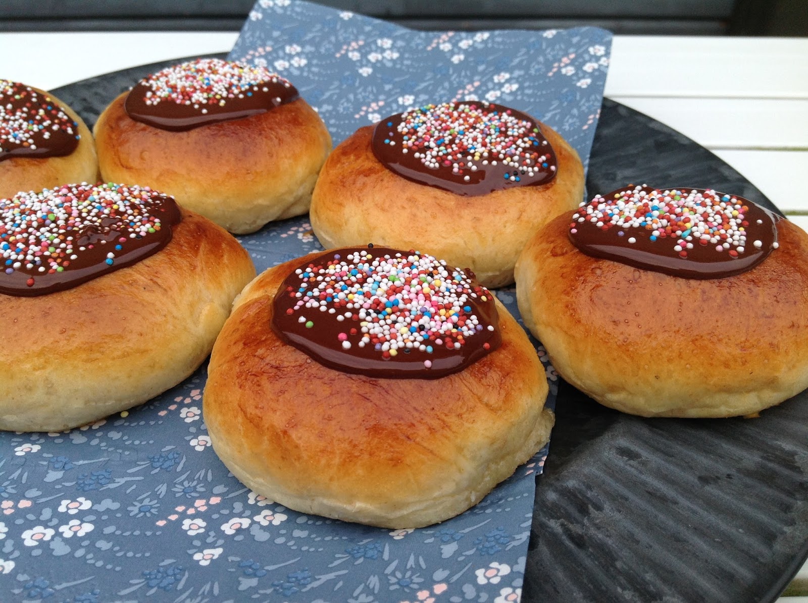 Evas Køkken: Verdens bedste fastelavnsboller med marcipanremonce