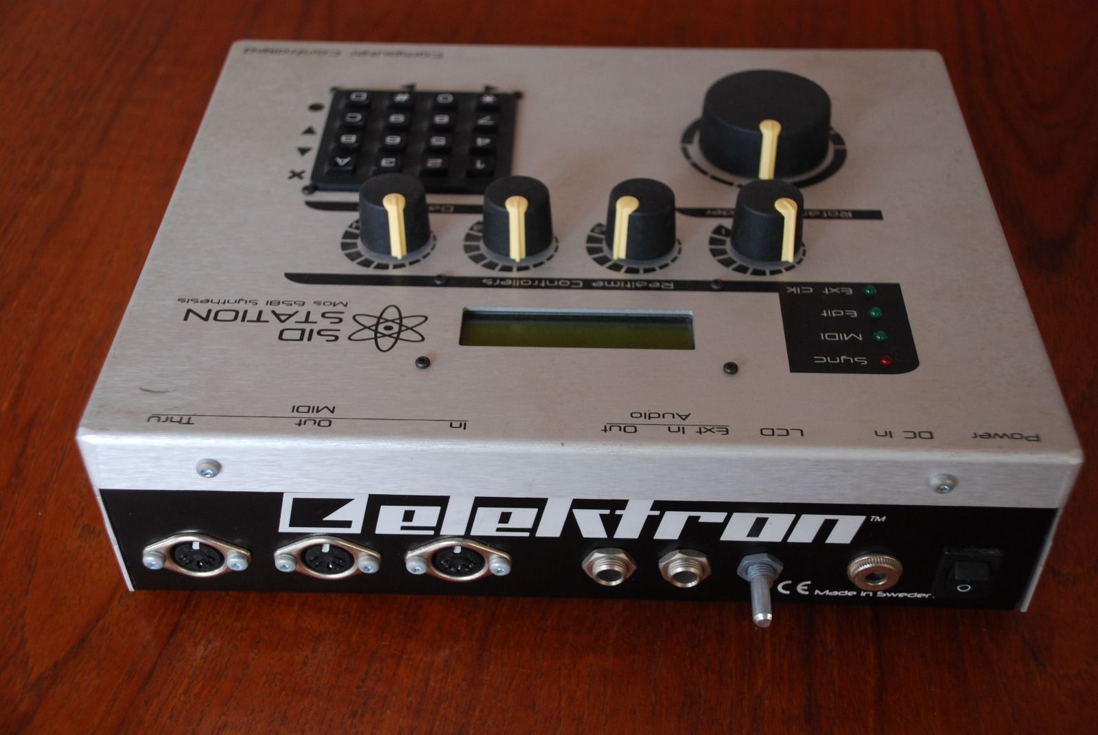 MATRIXSYNTH: Elektron Sidstation C64 MOS6581 SID Chip Desktop Synthesizer