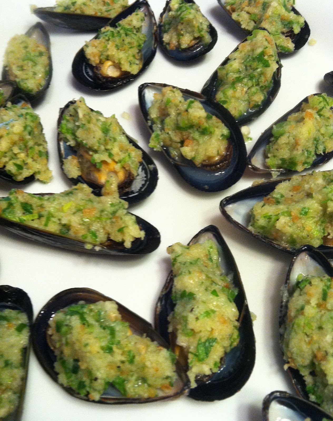 Oven Roasted Mussels With Garlic Herb Butter at Indiana Schneider blog