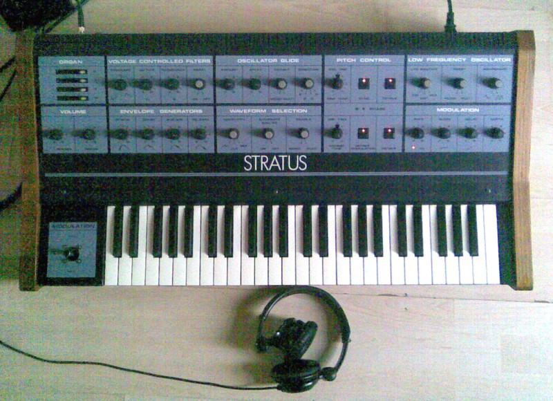 MATRIXSYNTH: CRUMAR STRATUS with Original Crumar Bag