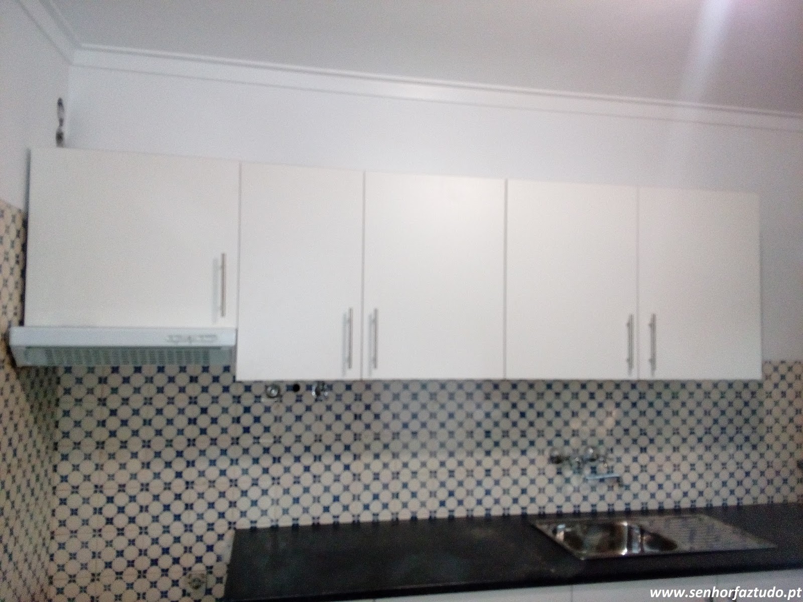 Montagem de uma cozinha MaxMat no Seixal