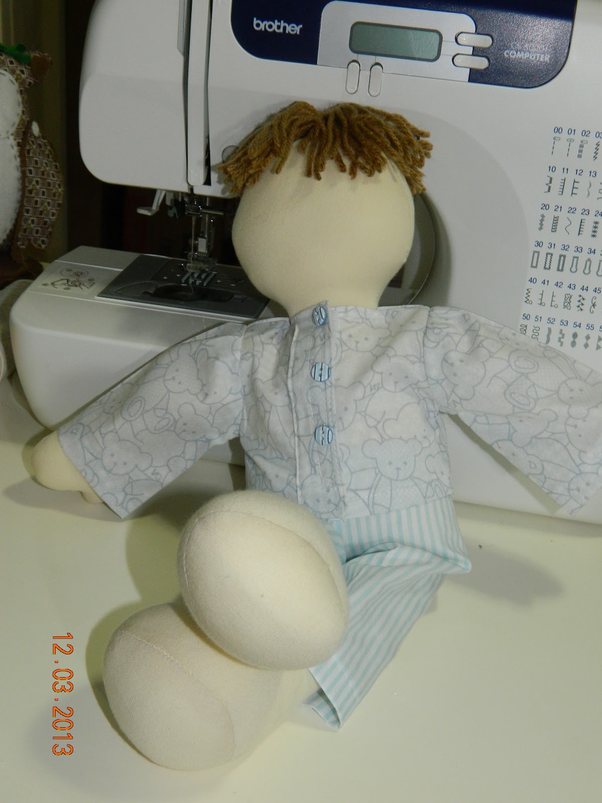 Lembranças Artesanais: Boneco sem rosto