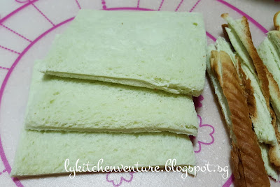 LY's Kitchen Ventures: Christmas Pandan French Toast