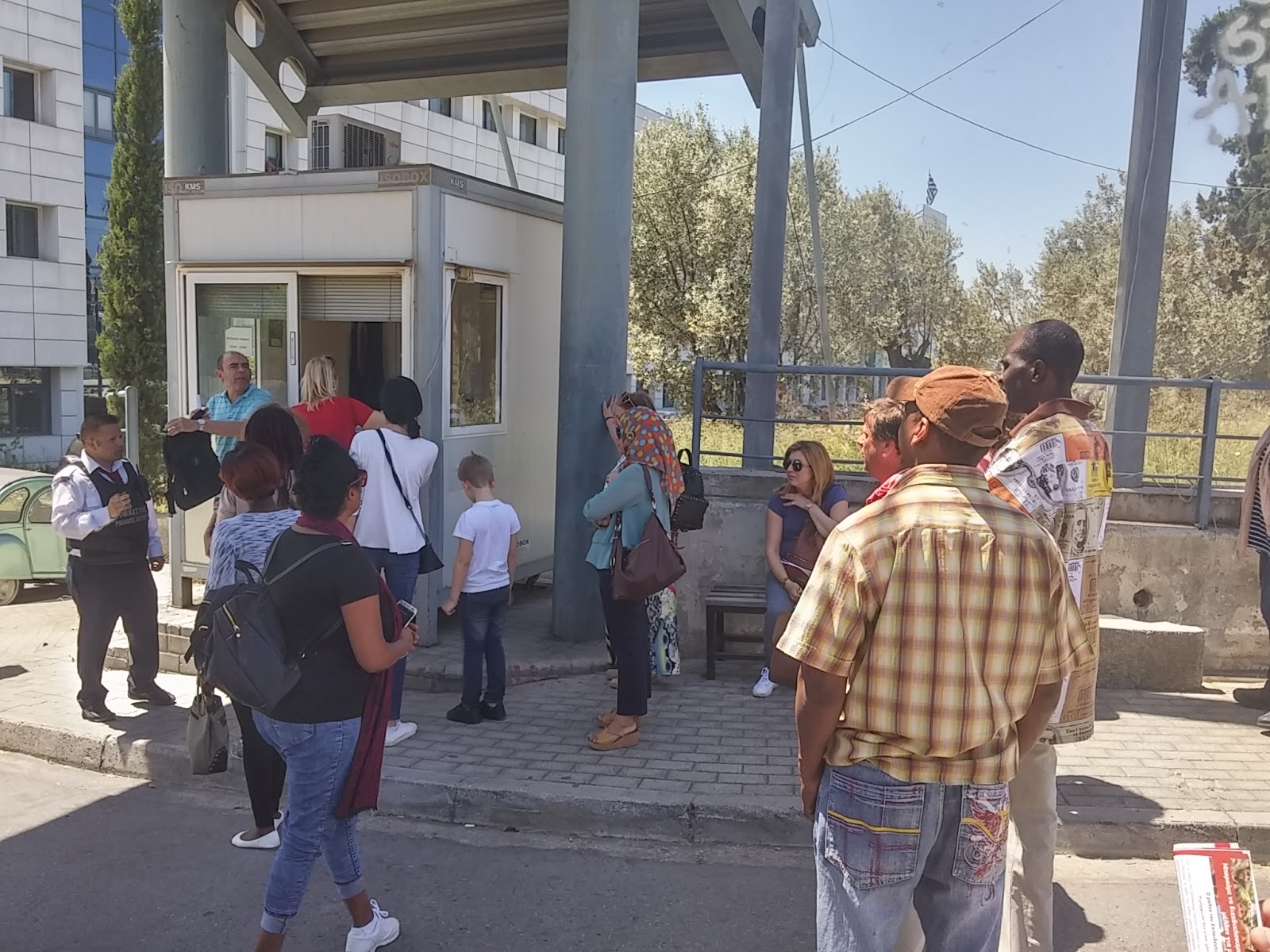 ΔΕΛΤΙΟ ΤΥΠΟΥ ΓΙΑ ΤΗΝ ΠΑΡΑΣΤΑΣΗ ΣΤΟ ΥΠ. ΠΑΙΔΕΙΑΣ ΚΑΤΩ ΤΑ ΧΕΡΙΑ ΑΠΟ ΤΑ ...