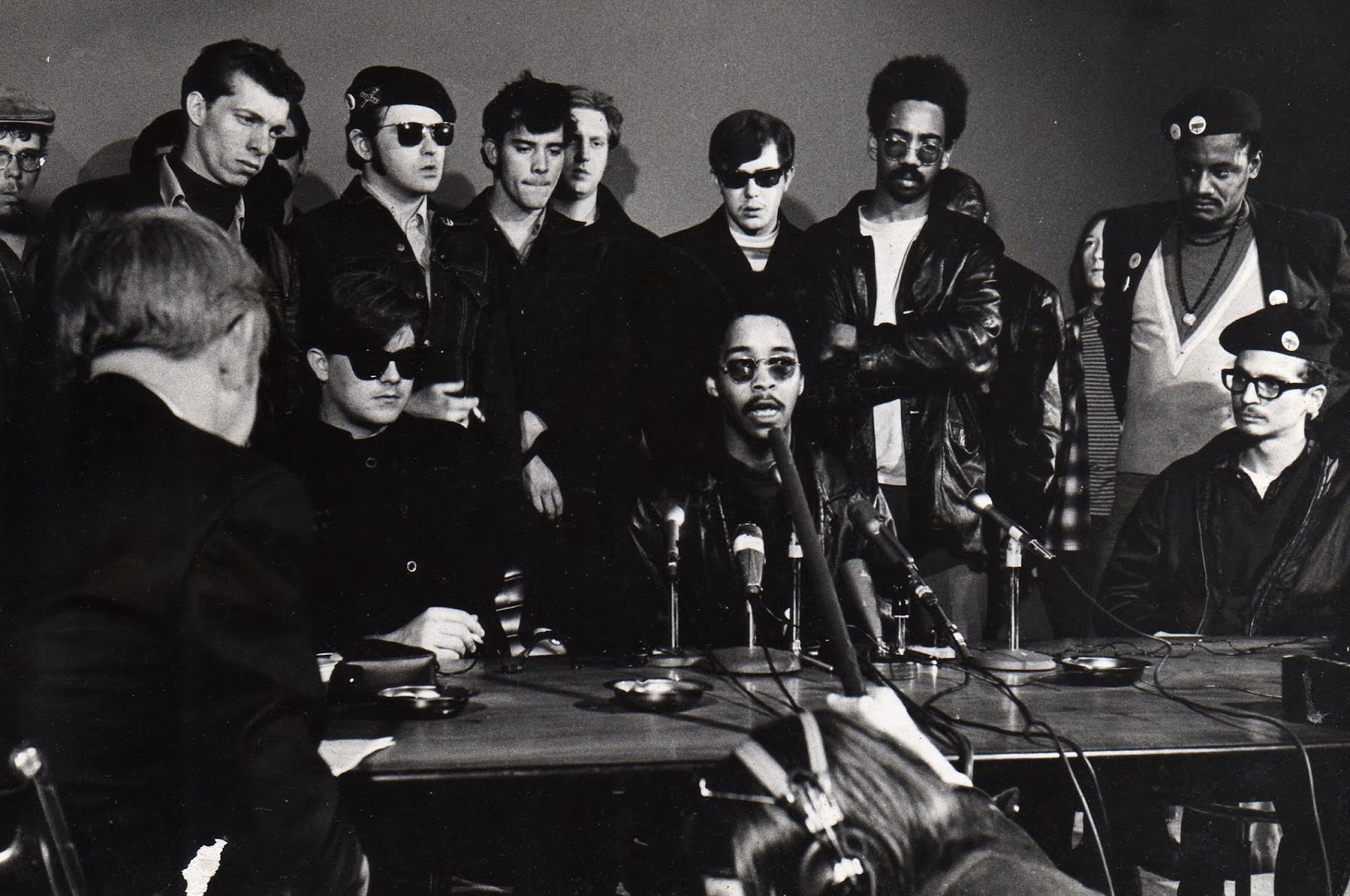 All power to the people! The Black Panther Party and Beyond ~ Naranjas ...