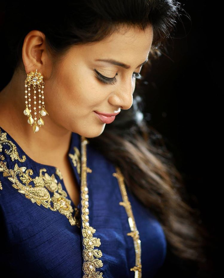 Anna reshma rajan hot, beautiful, traditional pics, images, photos ...