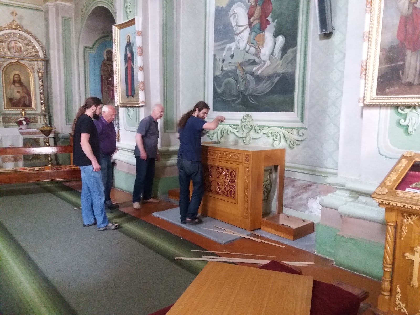 ЗАРВАНИЦЯ Парафіяльна церква Пресвятої Тройці та Покров Пресвятої ...