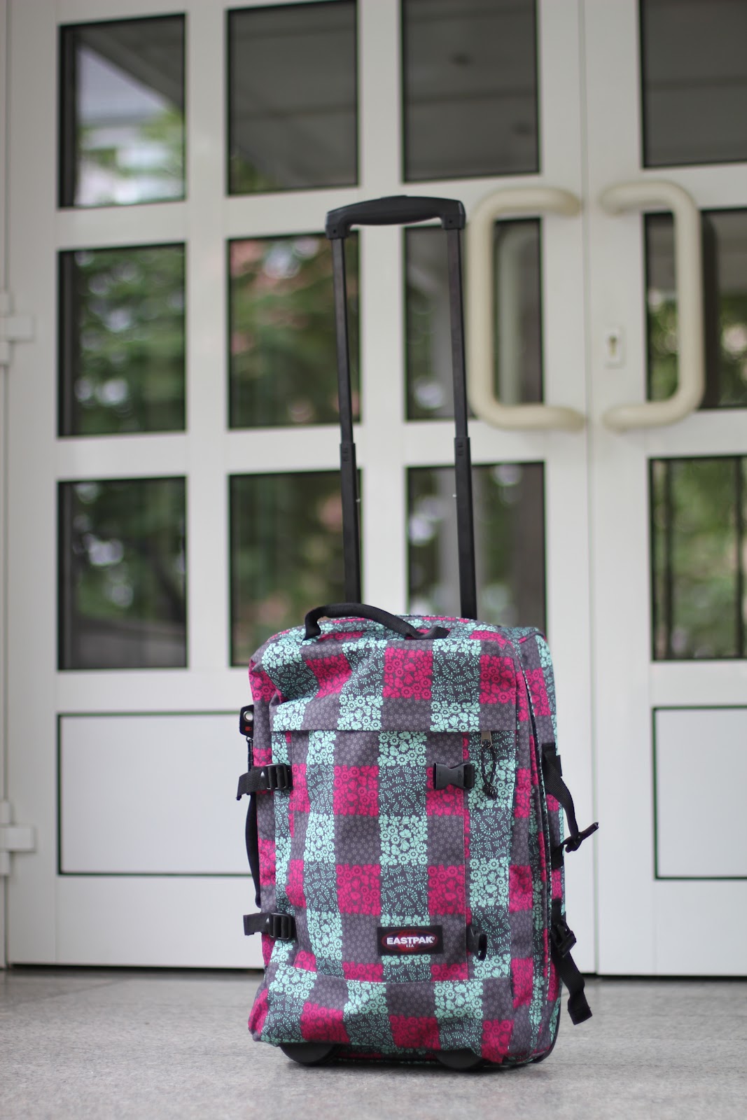Straight Up Style: Eastpak Carry-On Luggage Review