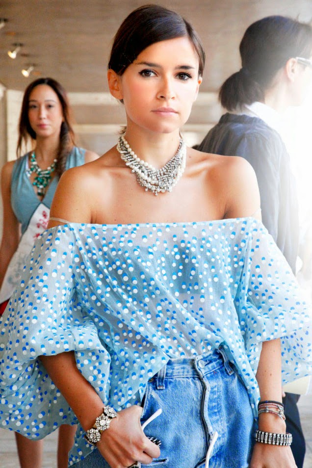 Fashion Victims Bcn: TREND ALERT: OFF THE SHOULDER TOPS