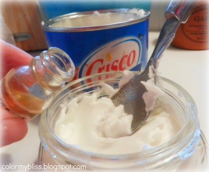 Color My Bliss: DIY Soft, Natural, One-Ingredient Hand Cream