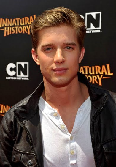 L'Homme du Jour: DREW VAN ACKER