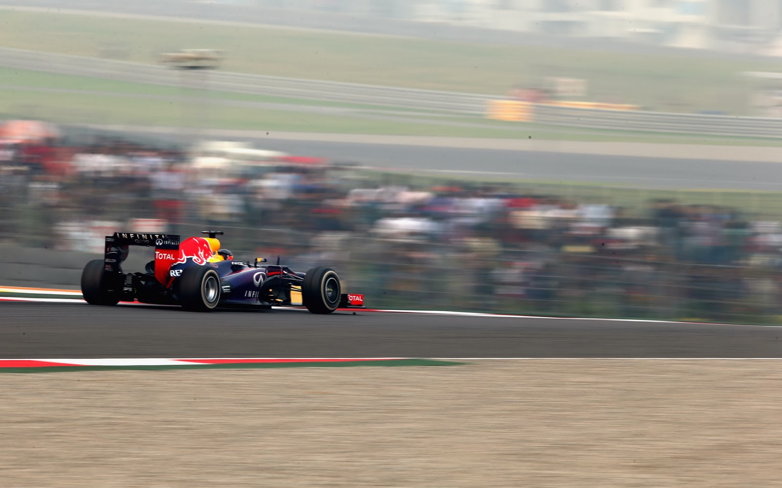2013 INDIAN GP: RACE IN HIGH RESOLUTION IMAGES - FORMULA 1
