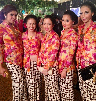 Model Kebaya Kartini