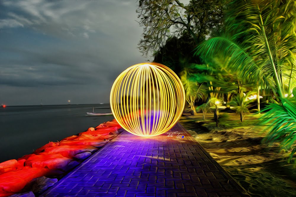 Bola Cahaya ~ LUKISAN CAHAYA BALI - LIGHT PAINTING PHOTOGRAPHY