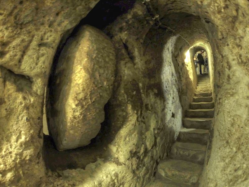 Scientia potentia est: 8 Mysterious Underground Cities