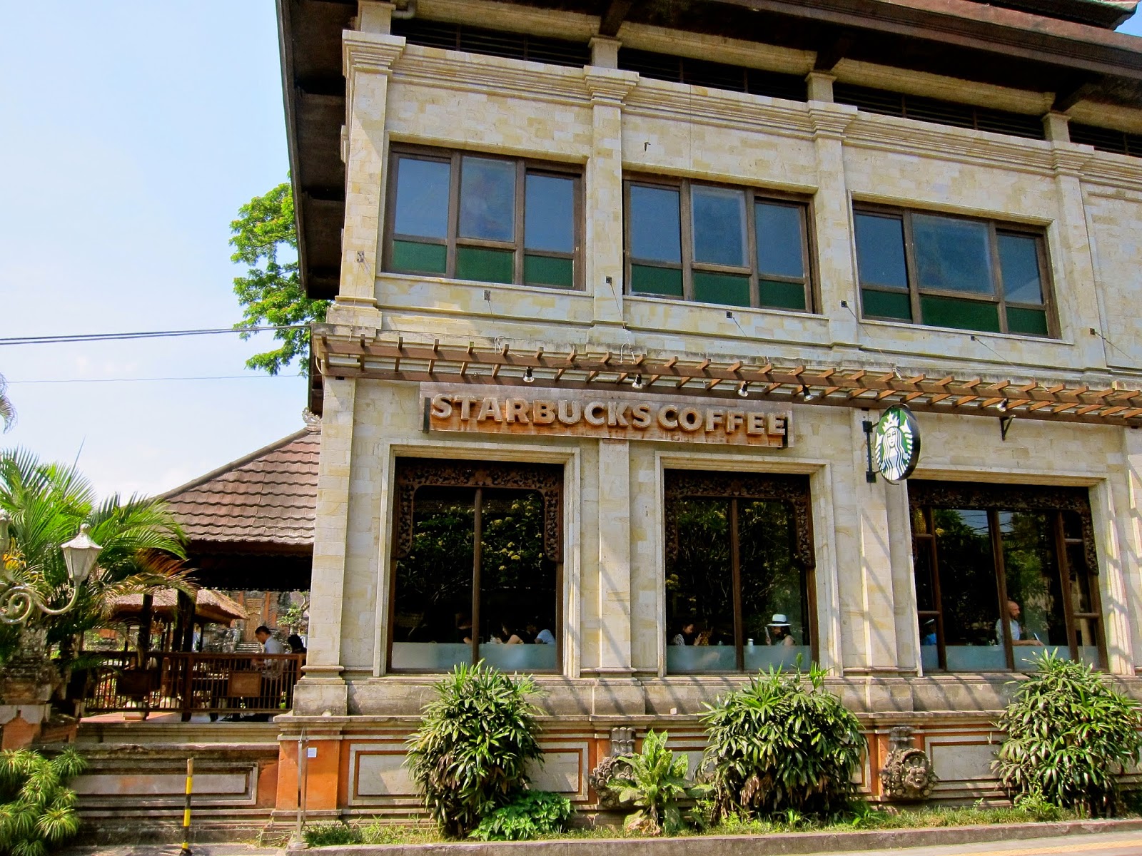 candidanimal: Starbucks in Ubud, Bali