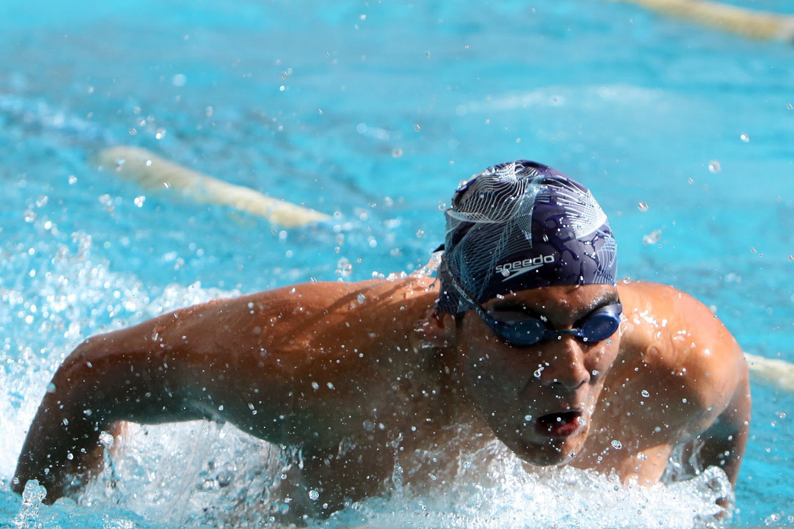 Uno de los competidores en las finales de Natación de los Juegos ...