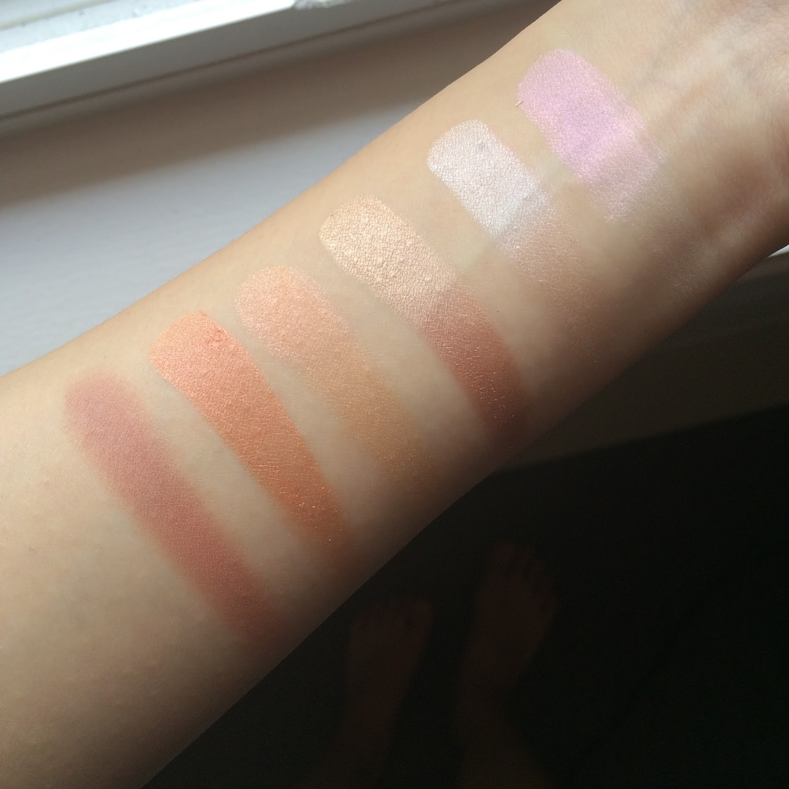 Miss BeautySunshinee: ColourPop: Highlighters!
