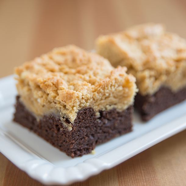 COOKBOOKS GALORE: Crumble Brownies with Pears