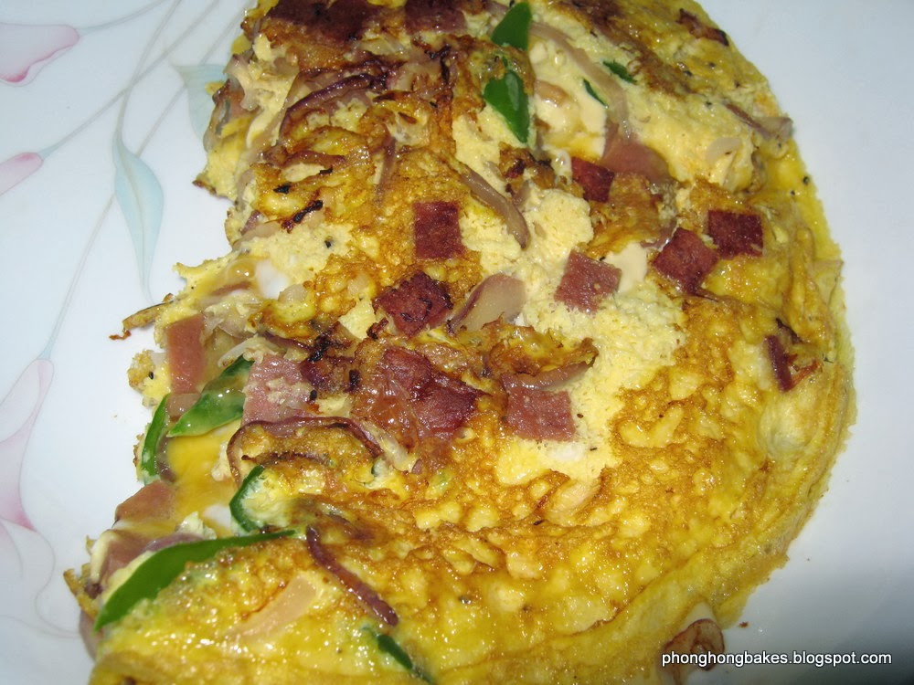 PH the Malaysian Carnivore: Cheese and Luncheon Meat Omelette