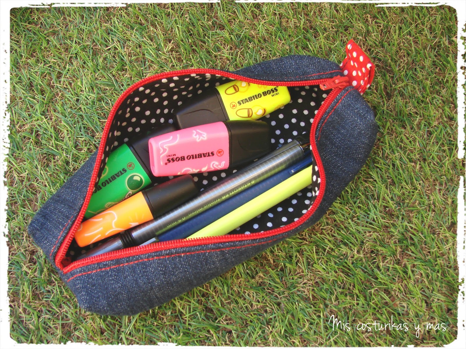 MIS COSTURIKAS Y MÁS: Estuches para organizar los lápices de colores