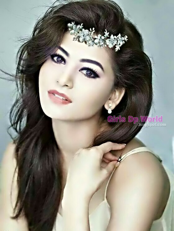 Urvashi Rautela Beautiful Stunning Photos