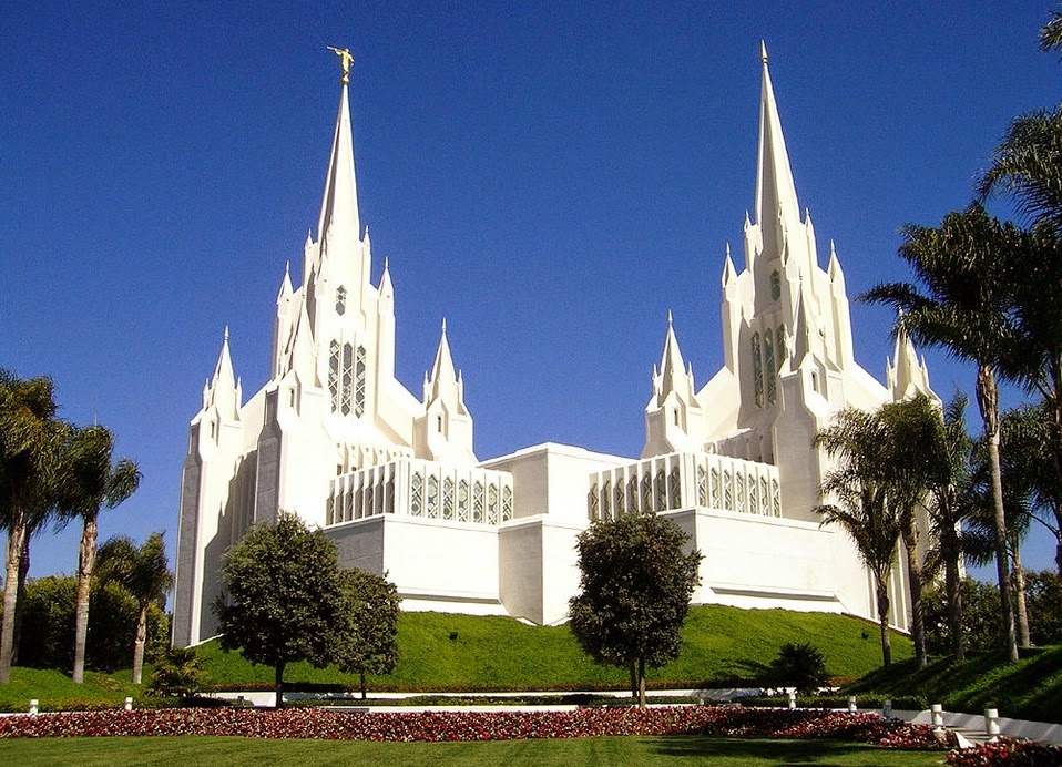 California Mormon Temple in San Diego (USA) ~ Nature Conservancy